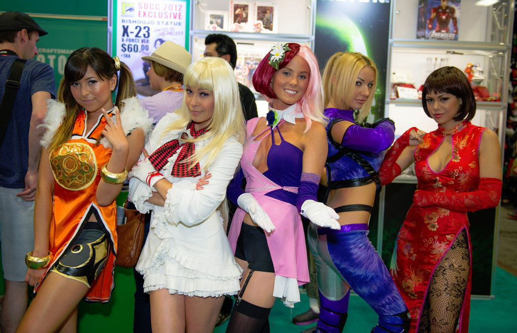 Fighting game cosplay gallery image #11