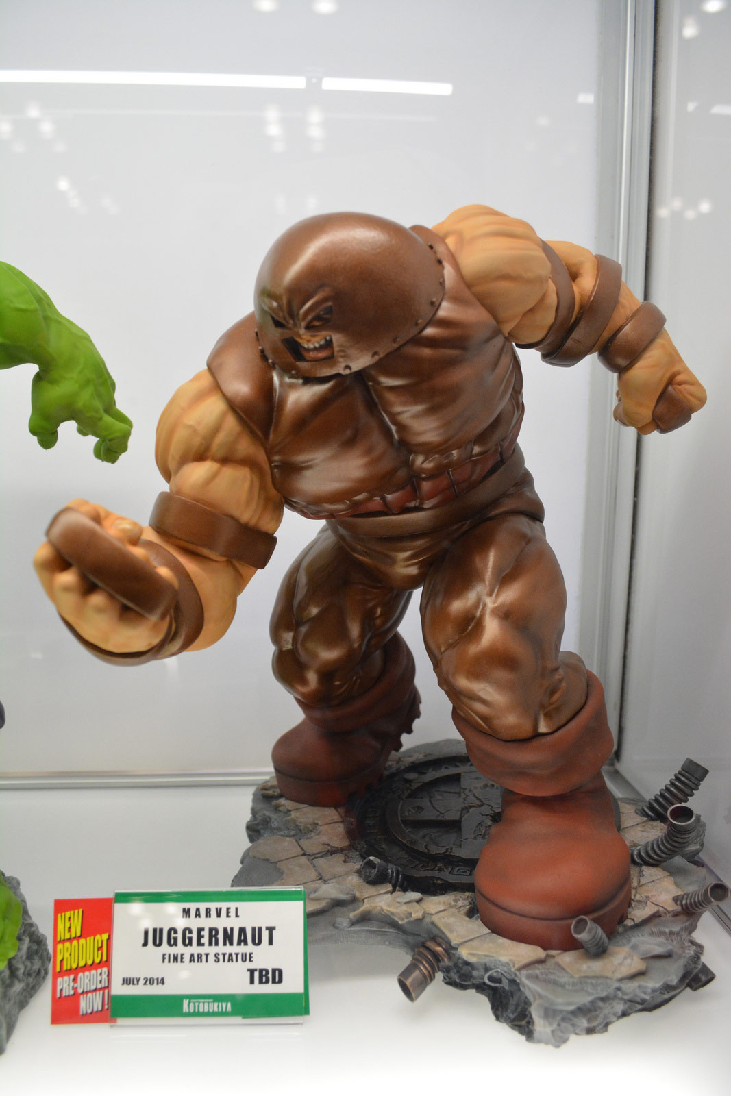 Statue photo from the 2013 New York Comic-Con by Jason24cf #8