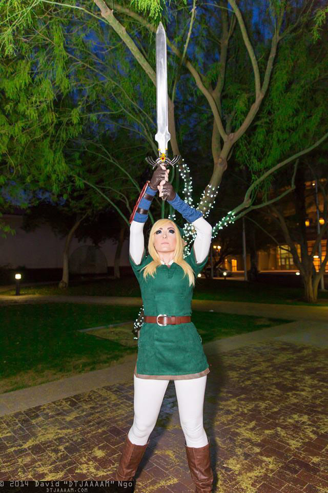 Noob Saibot, Morrigan, Jill, Link, and more - fighting game cosplay ...