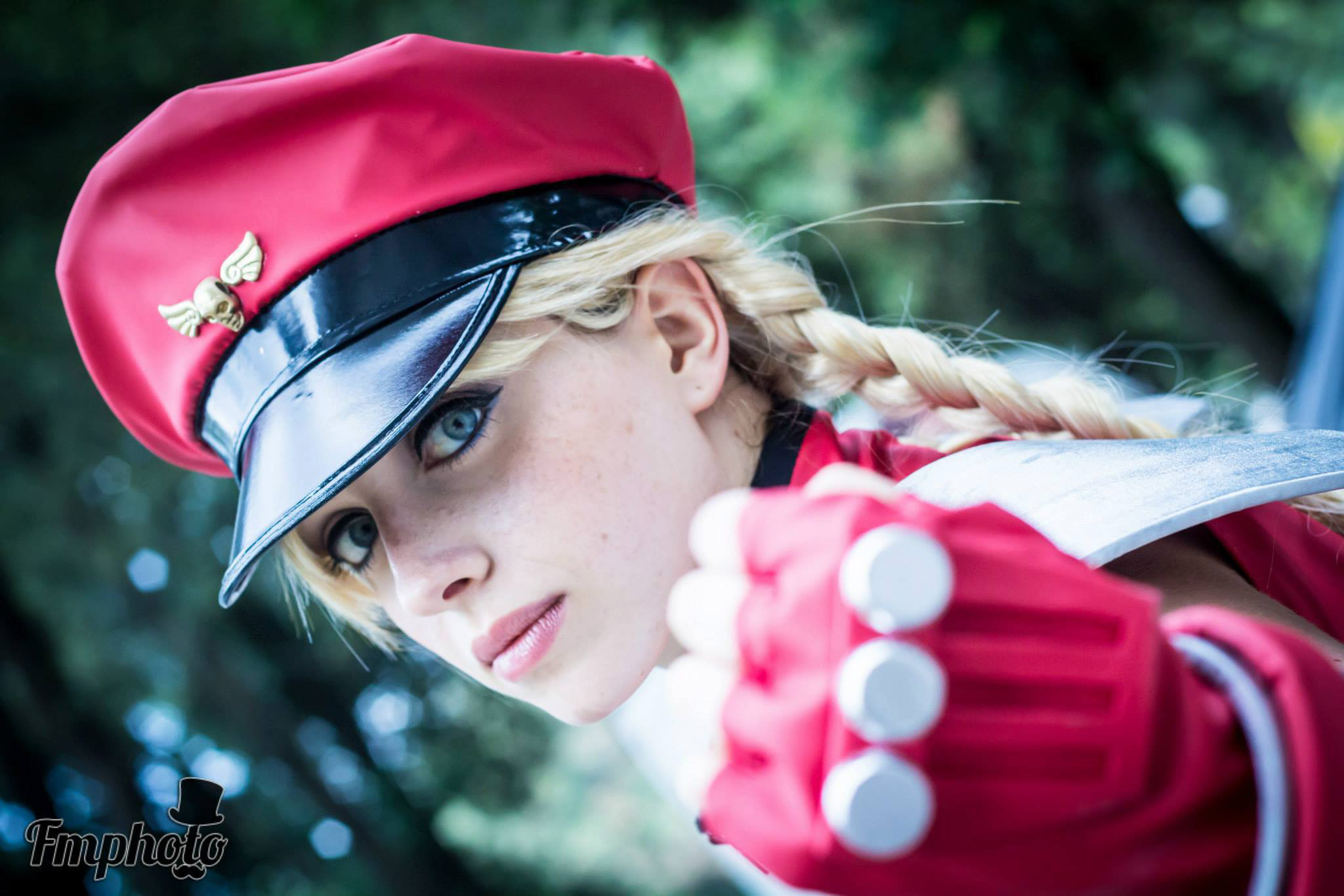 Noob Saibot, Morrigan, Jill, Link, and more - fighting game cosplay ...